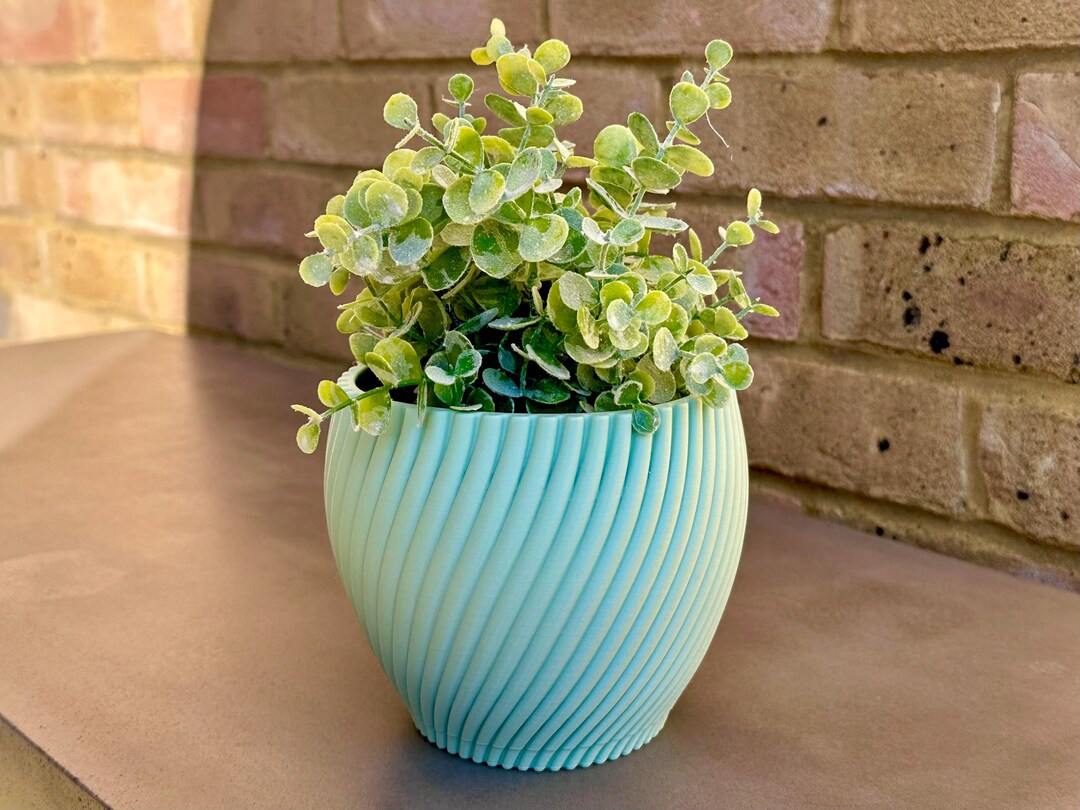 Ribbed Spiral Plant Pot | Modern Contemporary Planter | Unique Flower ...