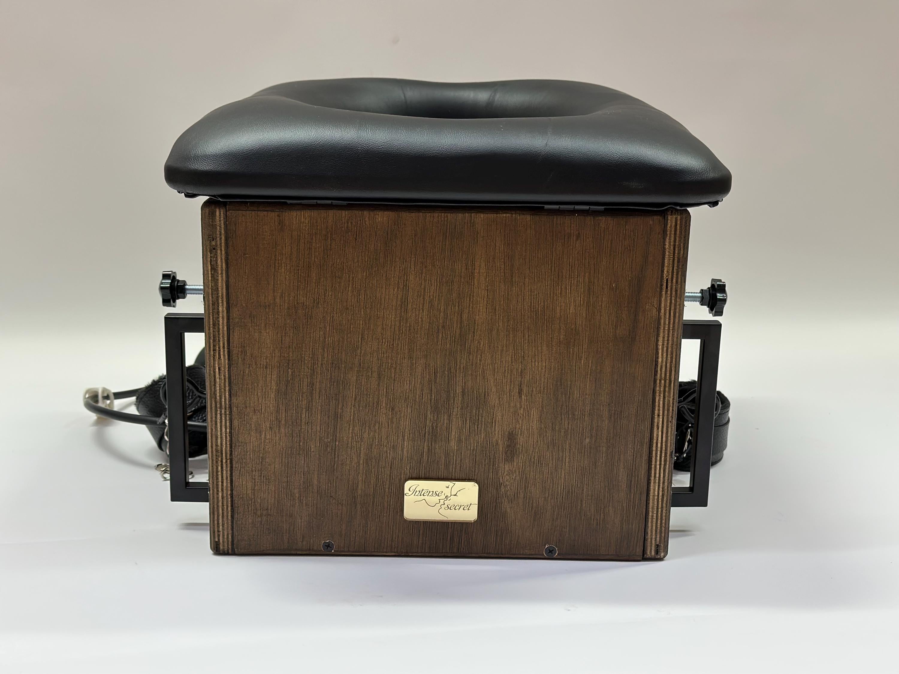 Mature Queening Stool / Smotherbox Smothering Chair for Oral Sex – BDSM ...