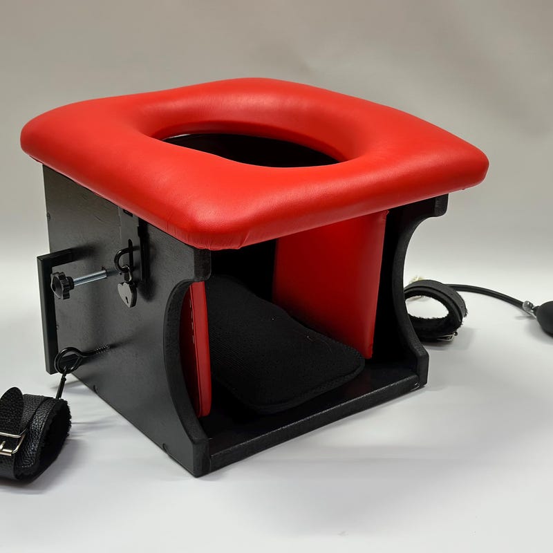 Queening Chair - Etsy