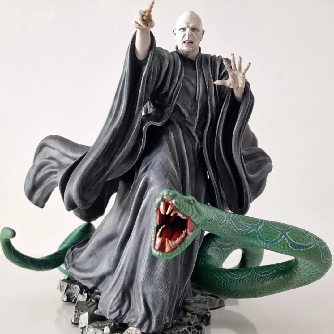 Lord Volde.mort and Nagini Statue • Hogwarts War 8k Painted Figure ...