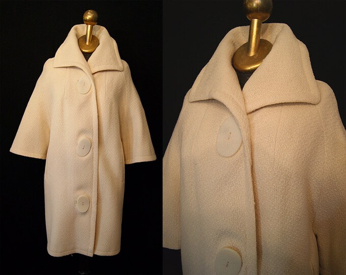 Chic1950s / 1960s Ivory Wool Coat With Huge Oval Buttons Vlv - Etsy