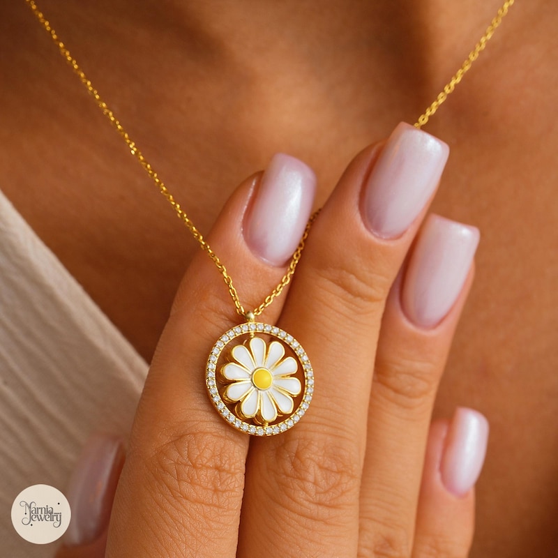 Daisy Necklace - Etsy