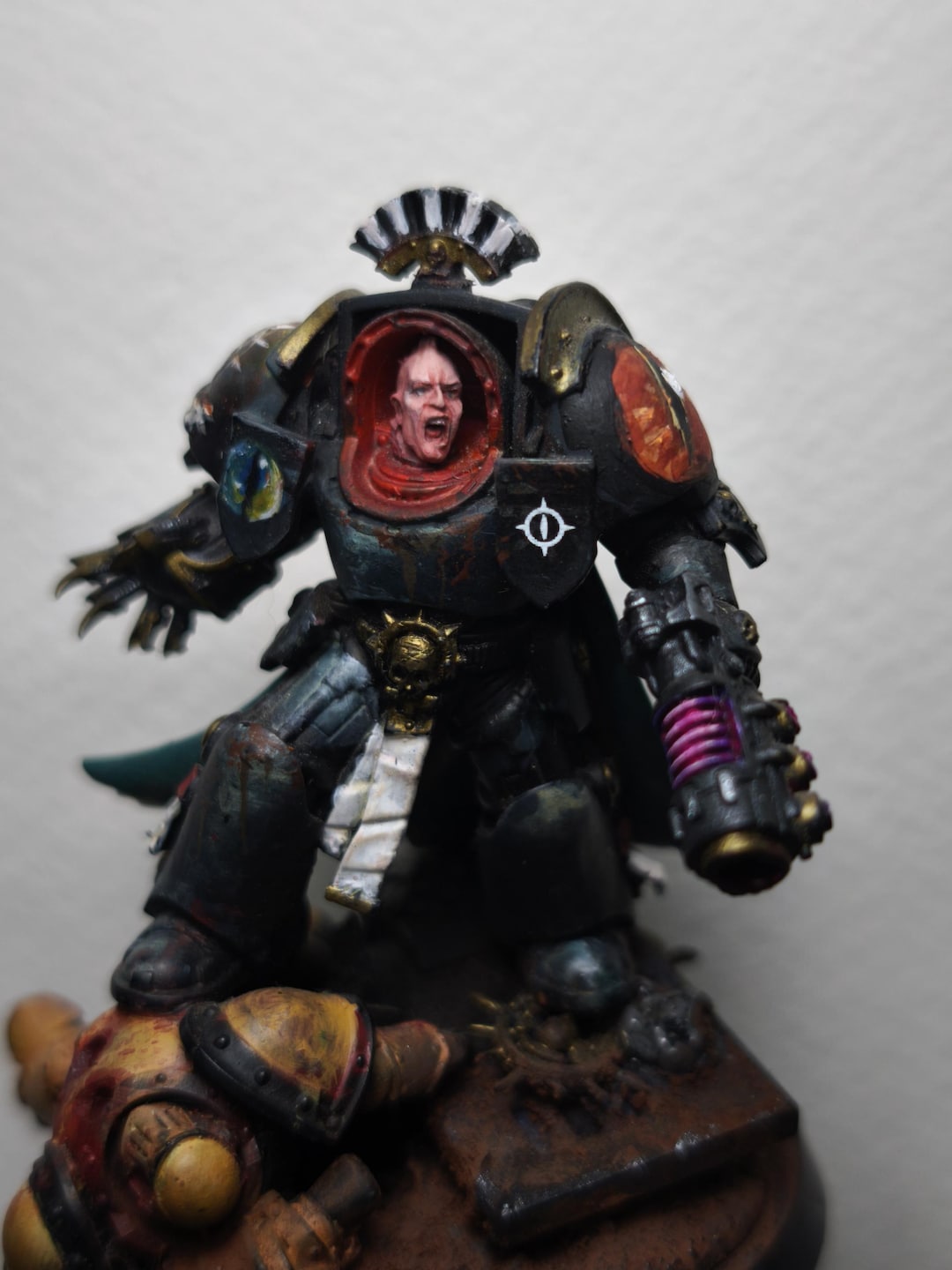Sons of Horus Captain in Terminater Armor (lightning Claw Plasmar ...