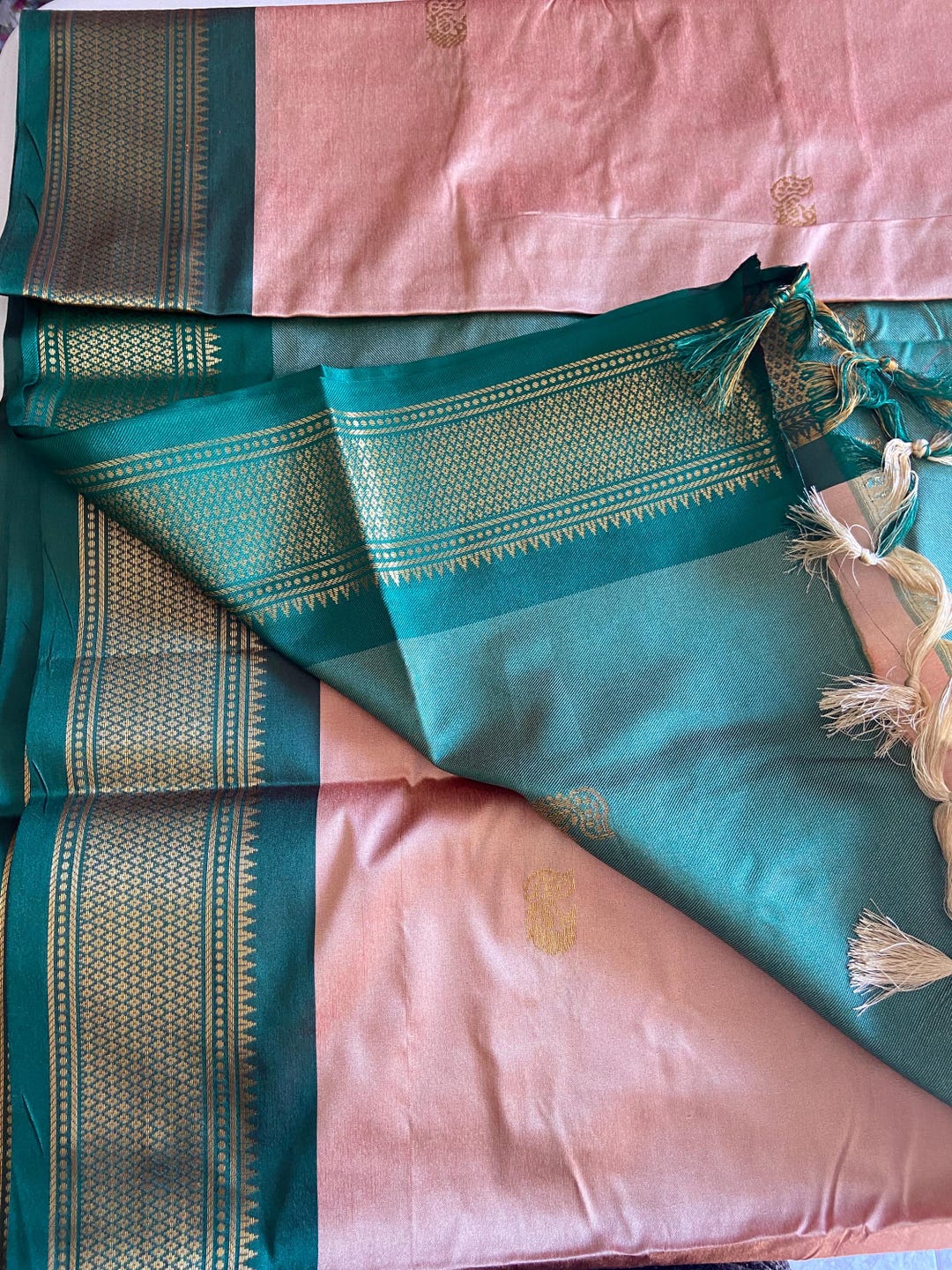 Beautiful Super Soft Temple Border Kanjivaram Silk Saree (peach/green ...