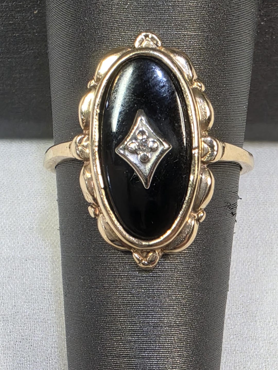 Vintage Black Onyx and Diamond Ring 10k Yellow Gold Size 7.75 - Etsy