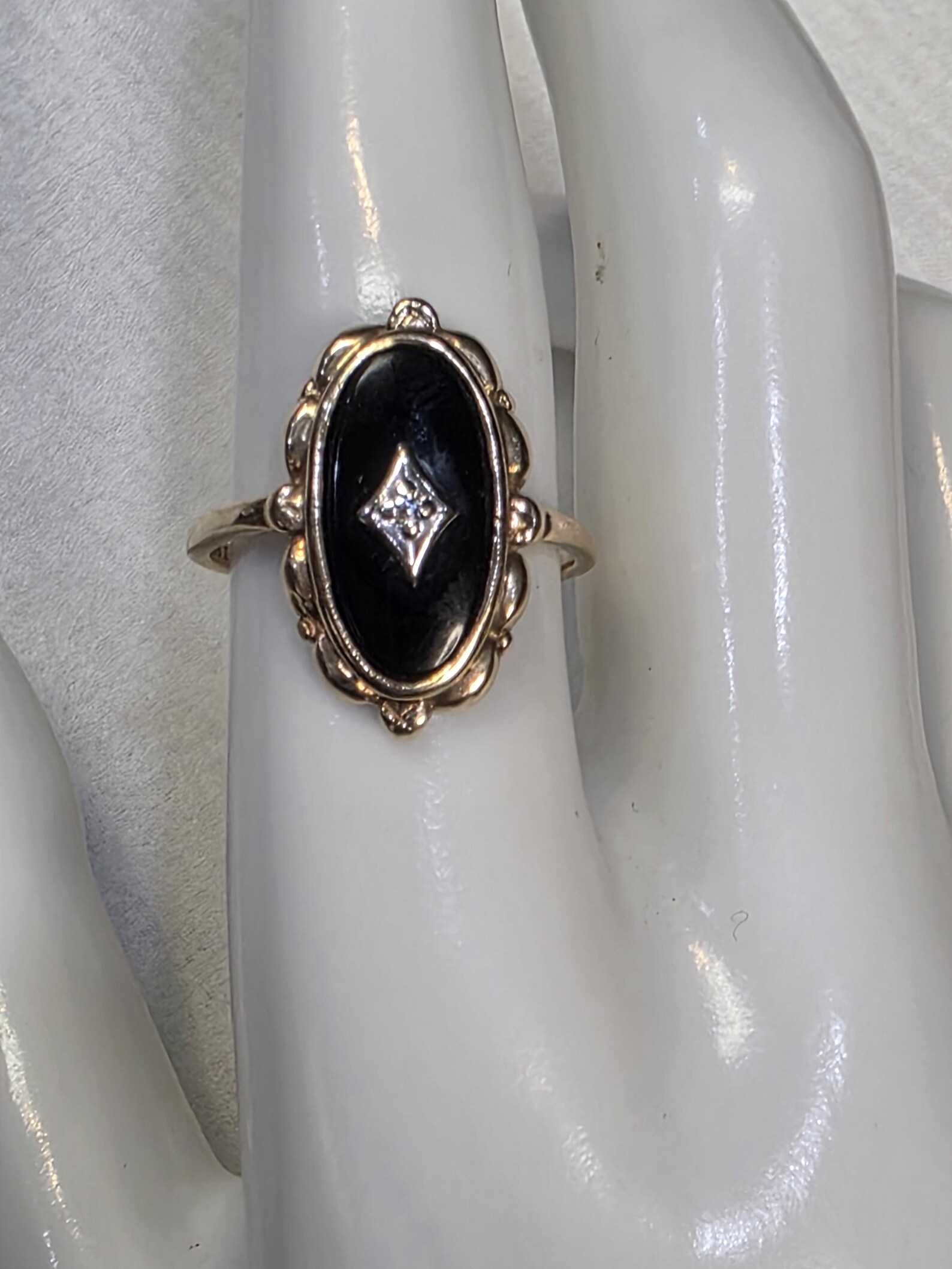 Vintage Black Onyx and Diamond Ring 10k Yellow Gold Size 7.75 - Etsy