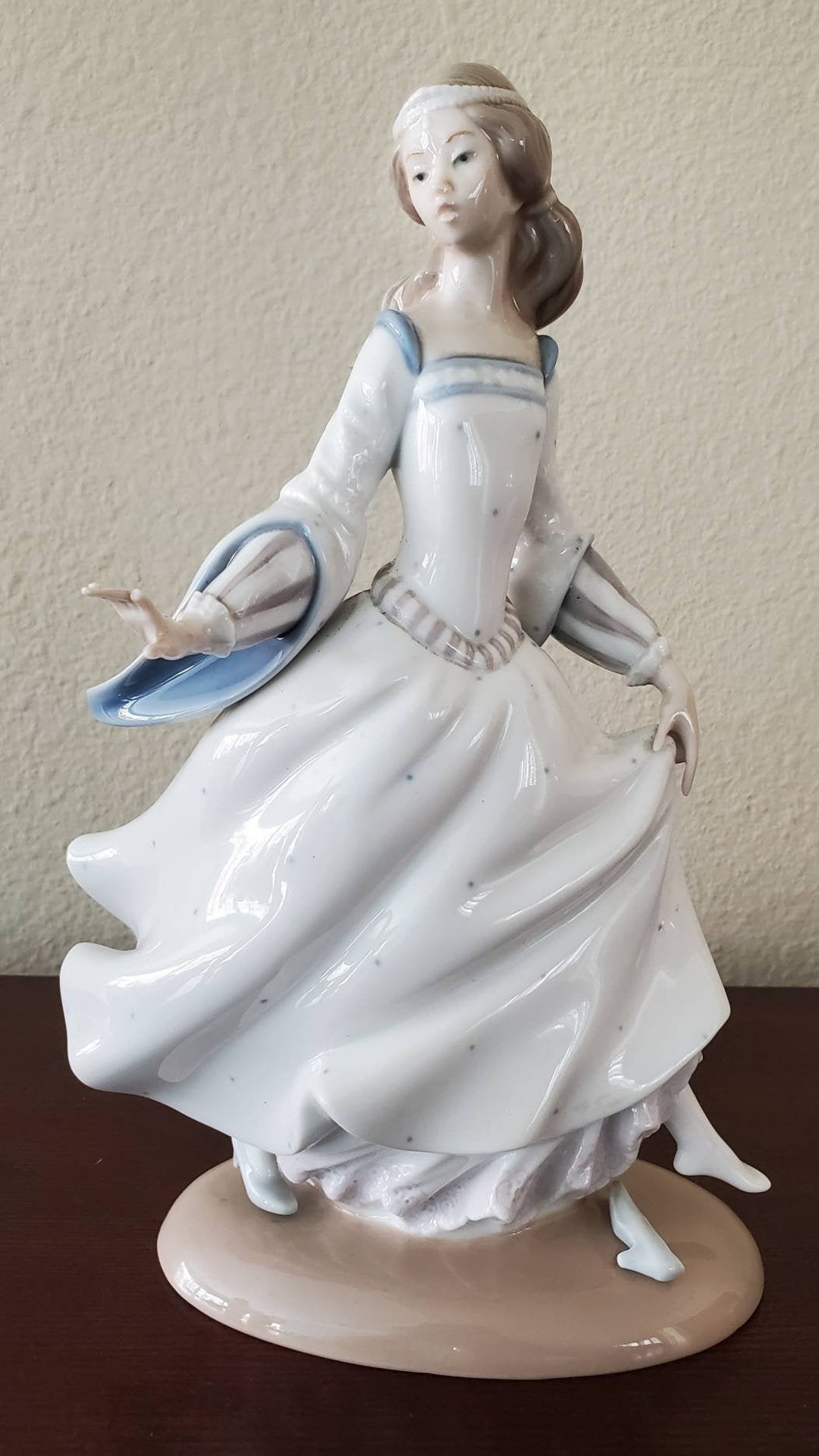 Lladro Cinderella Lost Glass Slipper Retired Porcelain Statue Figurine ...