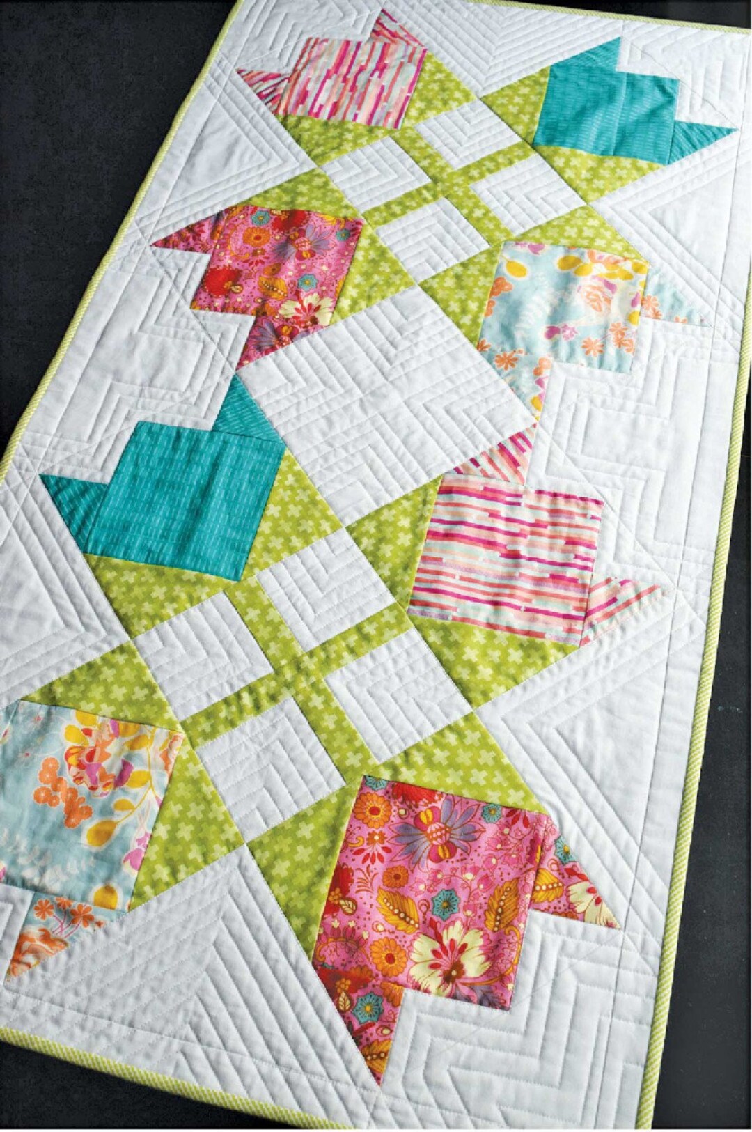 Tulip Compass Quilted Table Runner Pattern, Cut Loose Press CLPCPA001 ...