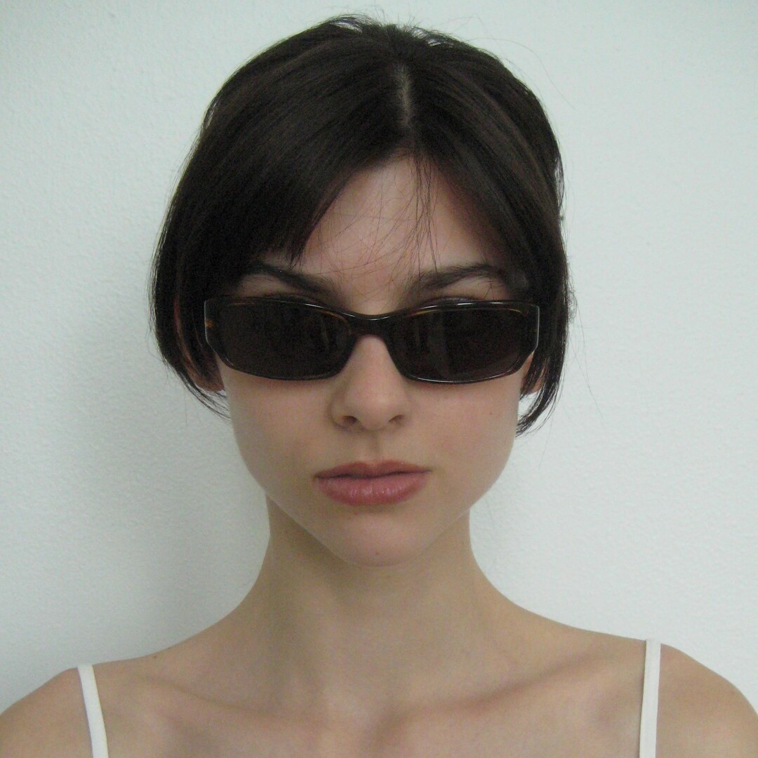 Prada — Early 2000s Archive | Model: VPR 17T - Etsy