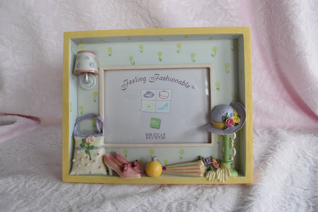 Vintage RUSS Girly PHOTO FRAME Hat Bonnet Millinery Fan Perfume Purse ...
