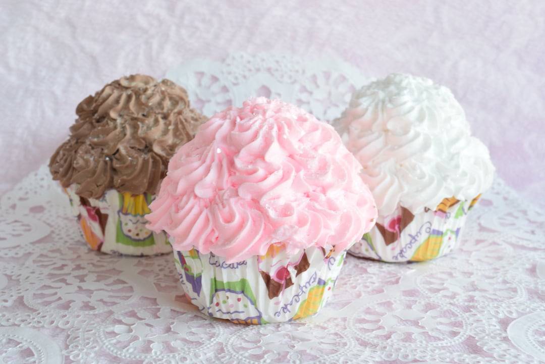 Set 3 FAKE BAKERY CUPCAKE Display Chocolate Fudge Frosting - Etsy