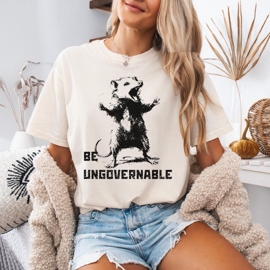 Be Ungovernable Vintage Angry Opossum Grunge Graphic T-shirt, Trash ...
