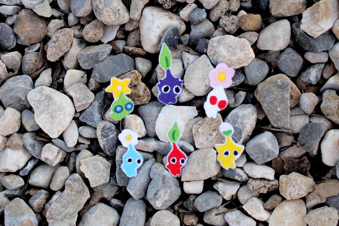 Pikmin Mini Embroidery Charm Strap and Pin | Handmade Videogame ...