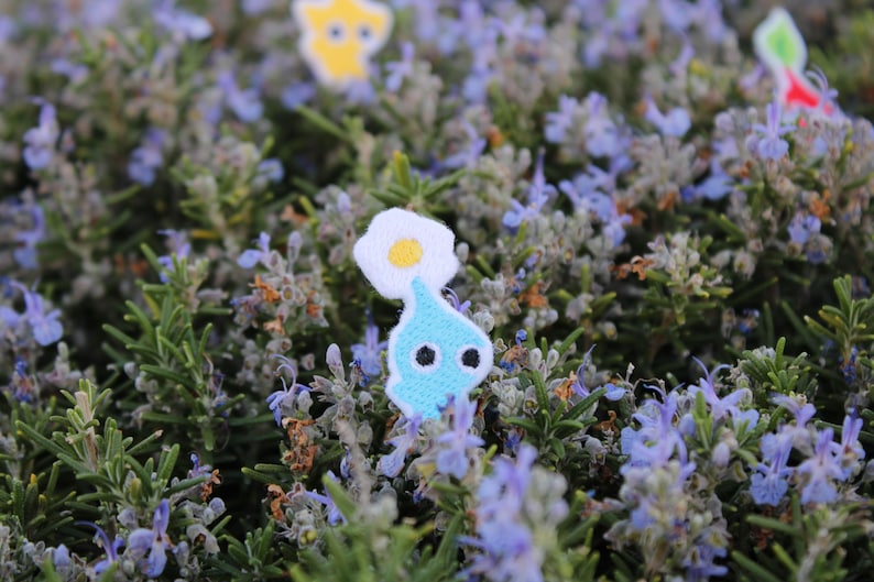 Pikmin Mini Embroidery Charm Strap and Pin | Handmade Videogame ...