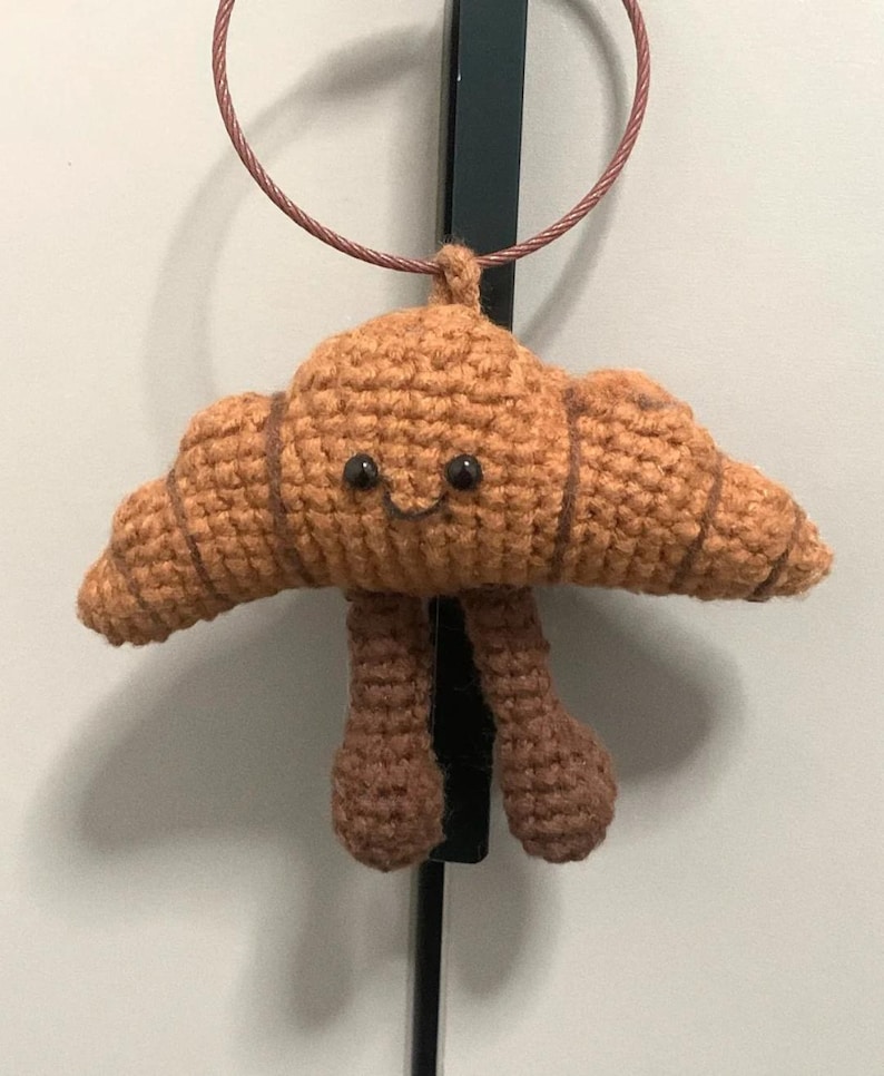 Crochet Croissant Keychain Pattern, Cute Croissant Amigurumi, Beginner ...