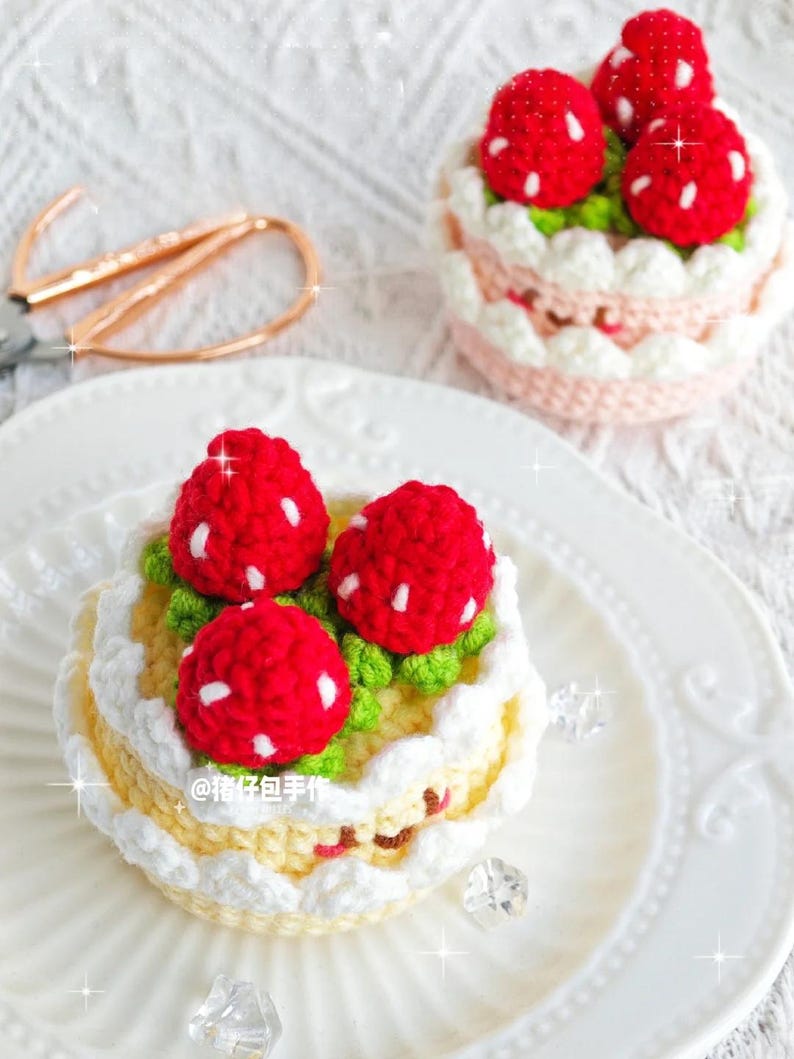 Easy Crochet Mini Strawberry Cake Amigurumi Pattern, Amigurumi Dessert ...