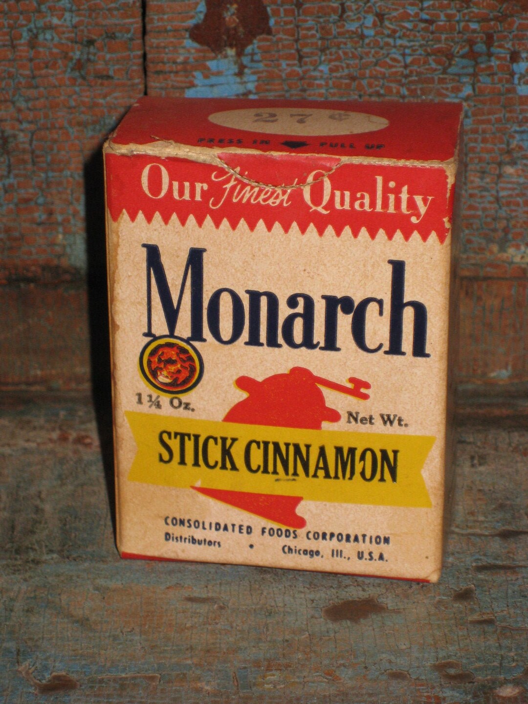 Monarch Spice Box 27 Cents Lion Logo Graphics Cinnamon Stick Nice ...