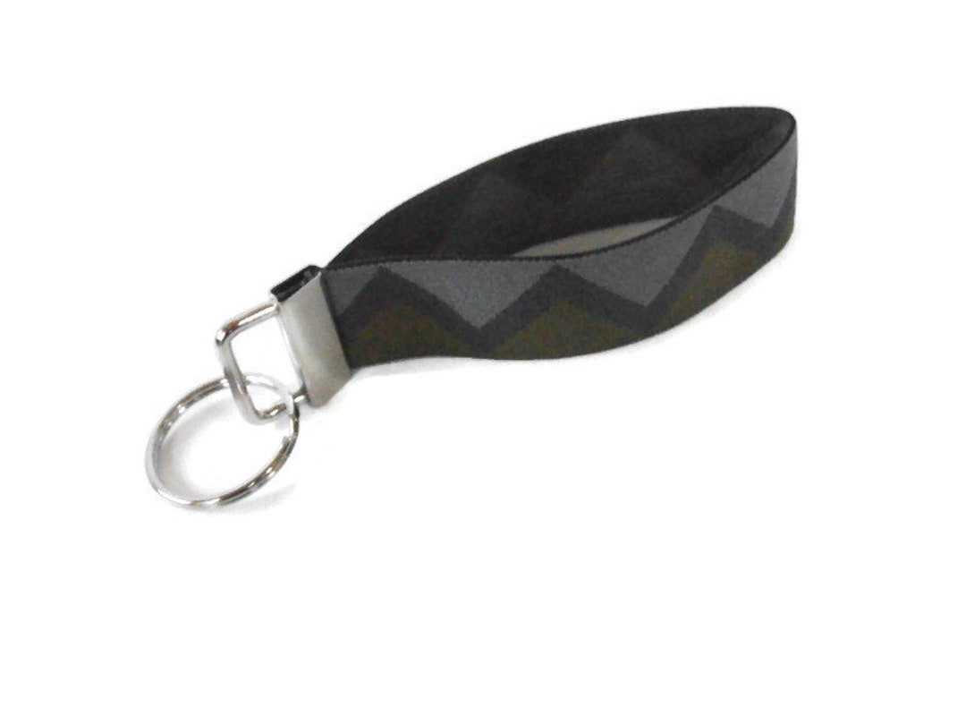Key Holder With Stretch Stretchy Gray Zigzag Key Fob. Bracelet Style ...