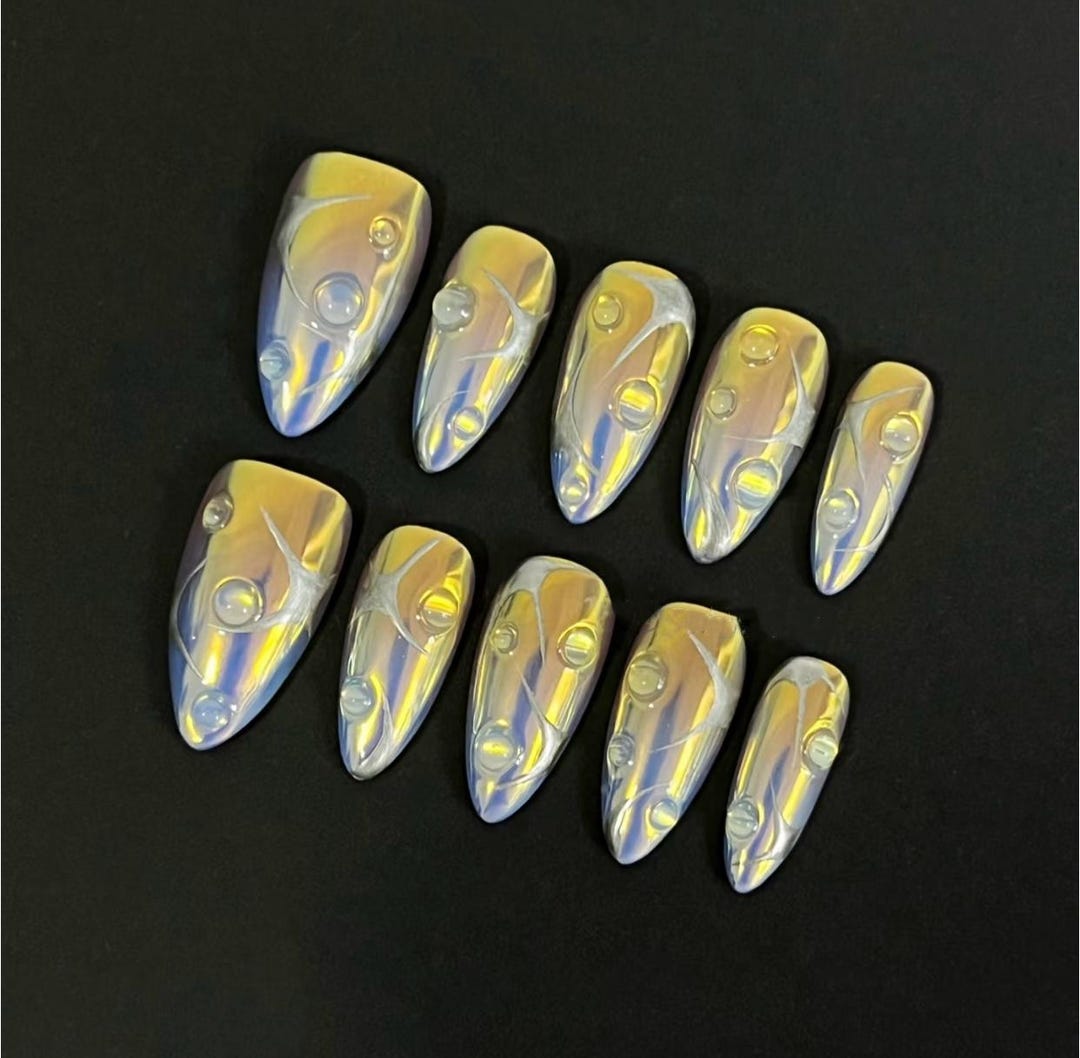 Holographic Iridescent Press on Nails With Unique Circular Patterns ...