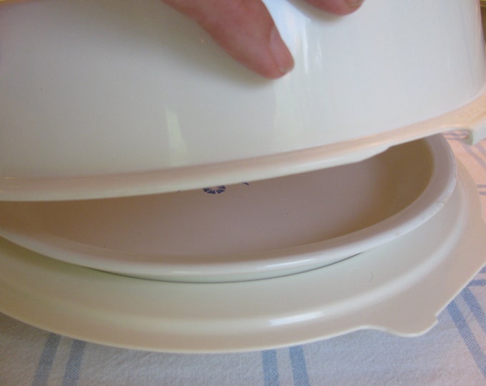 Pyrex Pie Keeper Pot Luck Favorite - Etsy