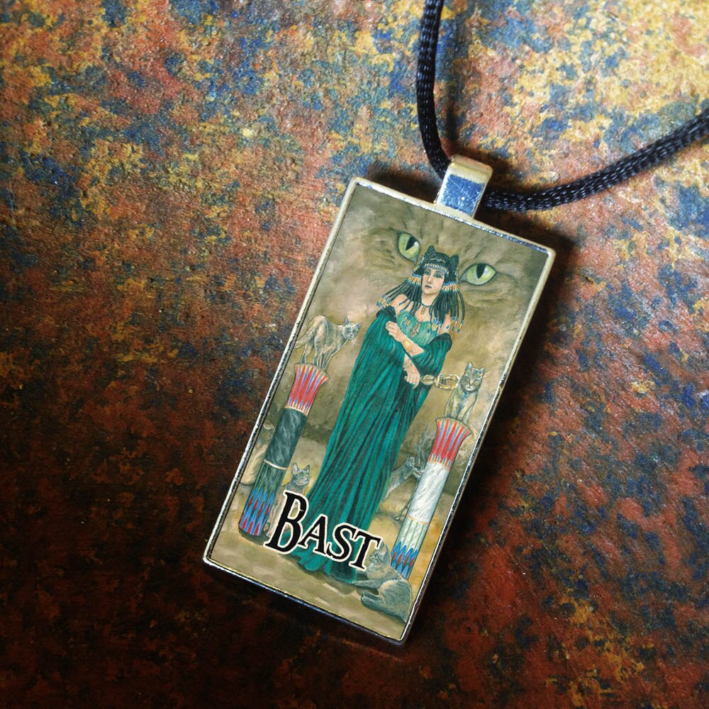 Priestess of Bast Statement Pendant Bezel Amulet by Mickie - Etsy 日本