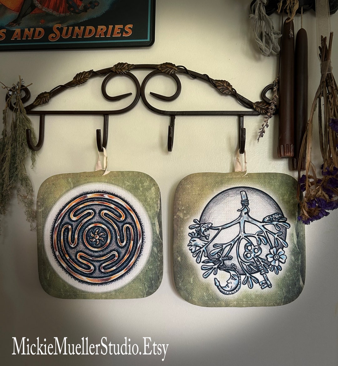 Kitchen Strega Mix and Match Set of 2 Oven Mitts - Etsy