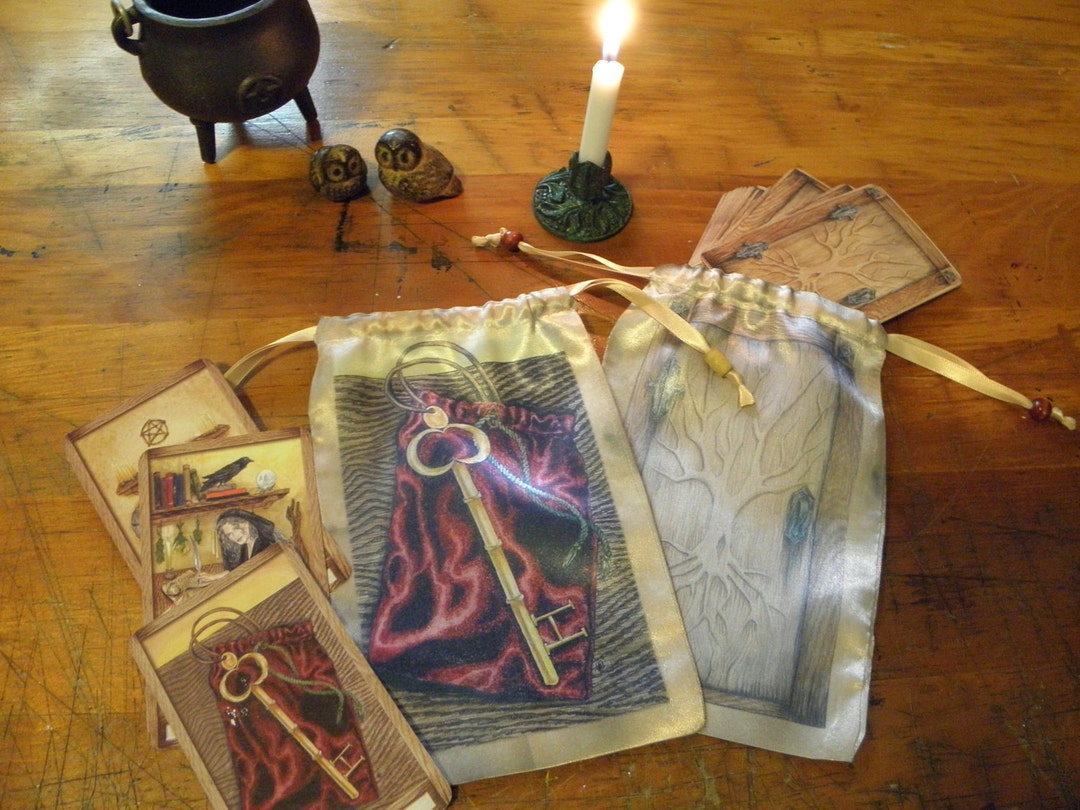 Key of Hecate, the Well Worn Path Oracle Bag or Tarot Bag - Etsy