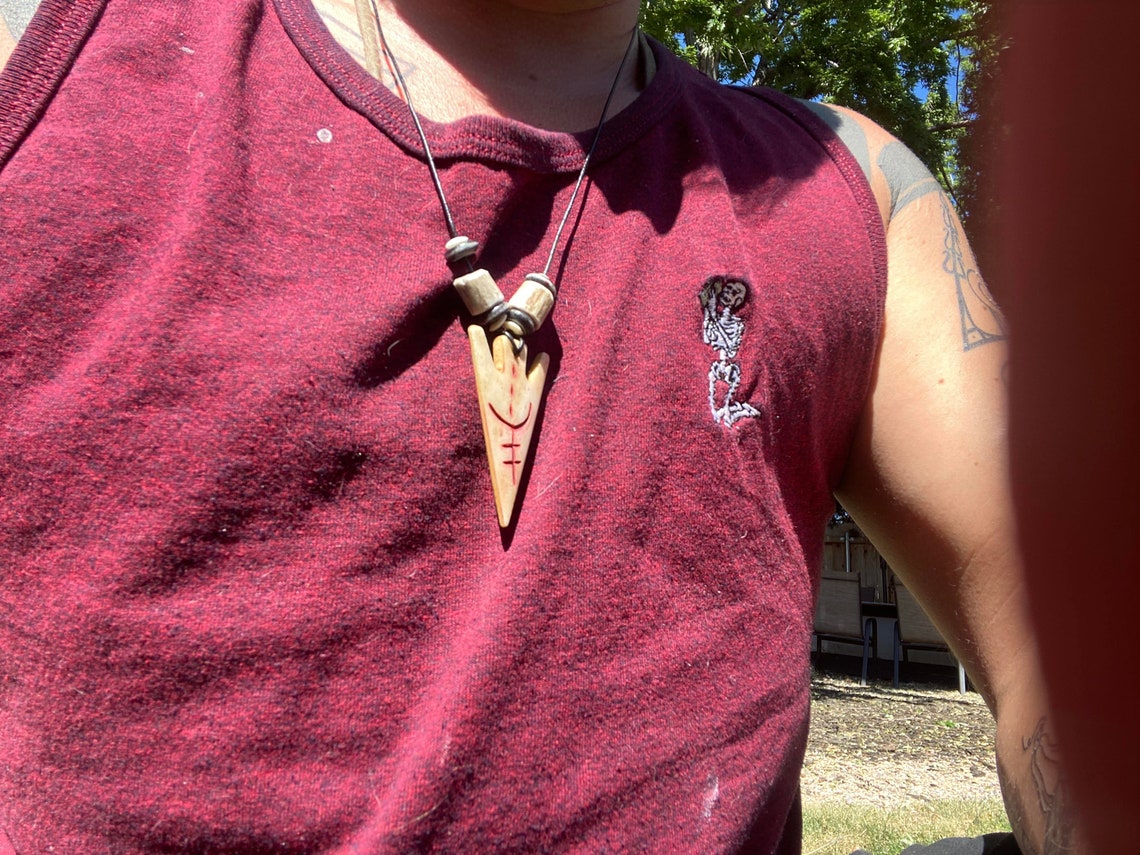 Petraglyph Inspired Engraved Arrowhead Pendant Necklace - Etsy