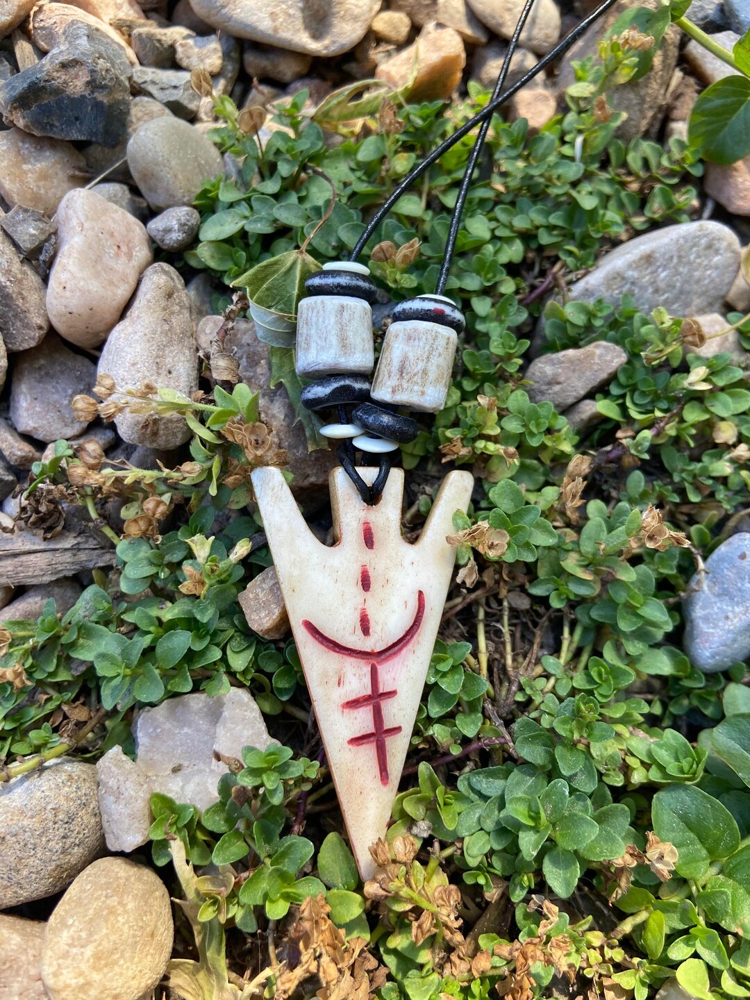 Petraglyph Inspired Engraved Arrowhead Pendant Necklace - Etsy