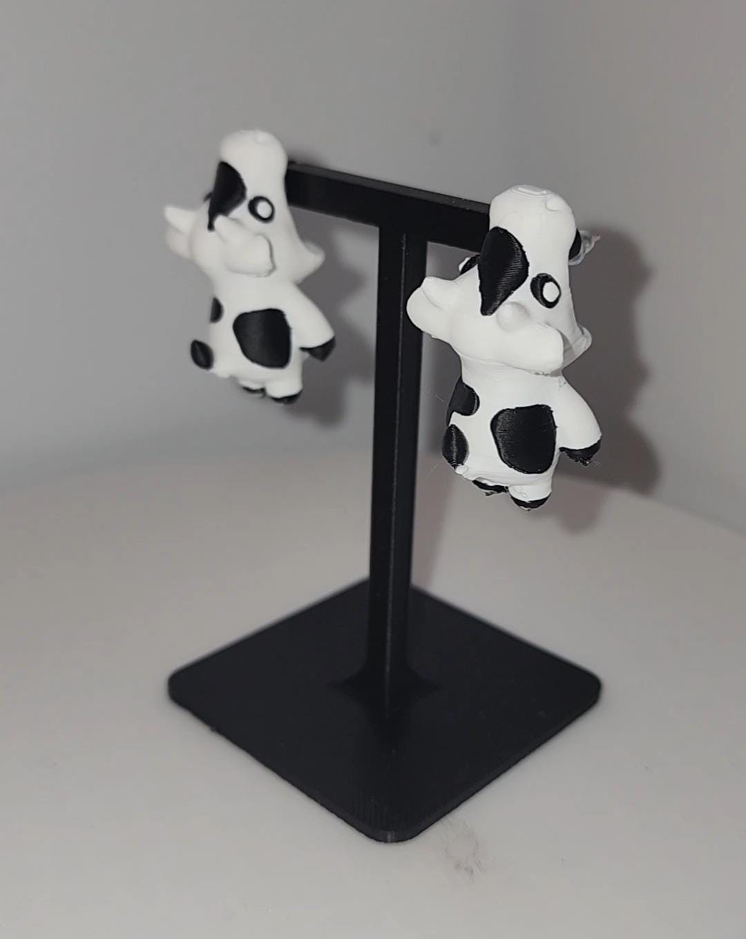Moo Moo Cow Biting Ear Lobe Earring - Unique Chomper Style With Rubber ...
