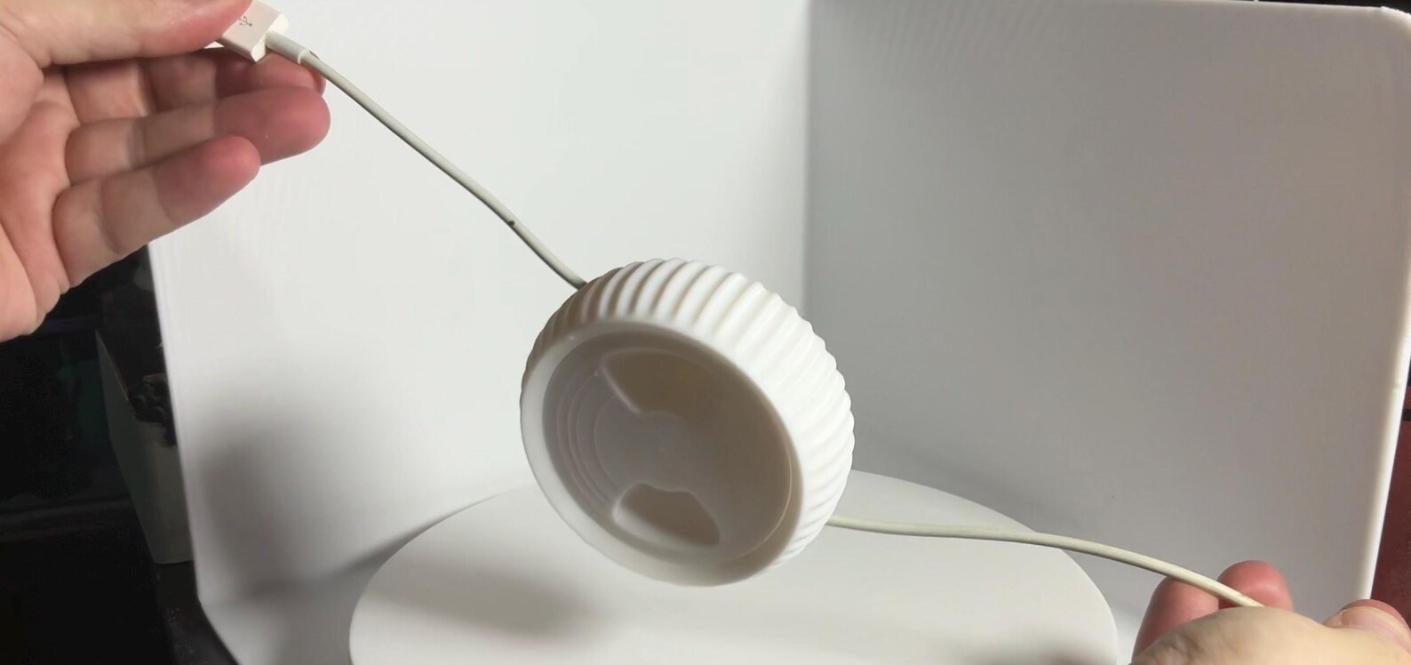 Medium Minimalist Plastic Winding Cable Holder - Ergonomic Round Shape ...