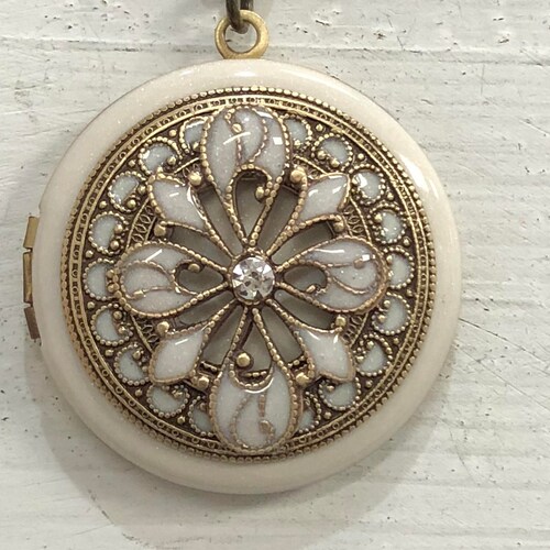 Vintage Style Ornate Locket /wedding - Etsy