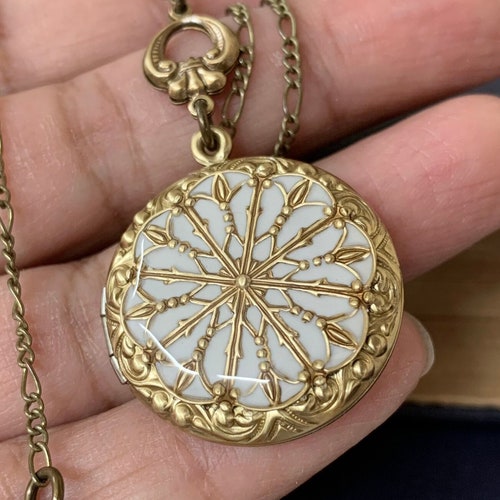 Filigree Vintage Style Locket /wedding | Etsy