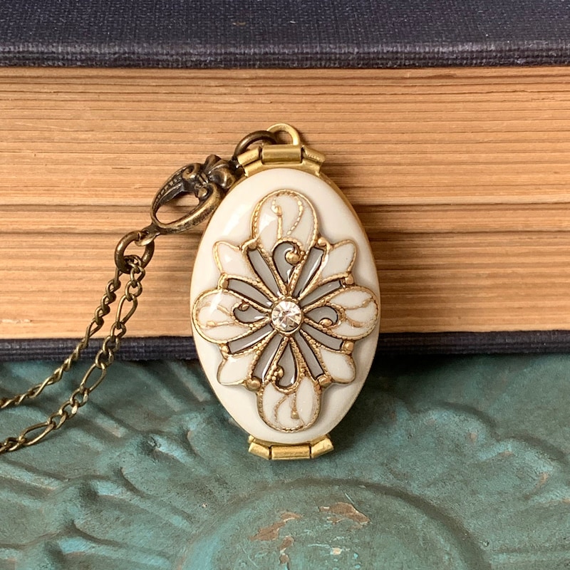 Vintage Locket - Etsy