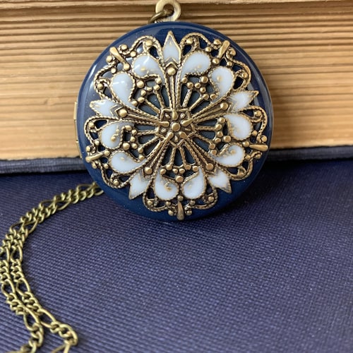 Vintage Style Ornate Locket /wedding - Etsy