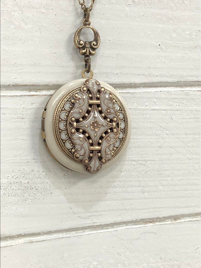 Filigree Vintage style Locket/ Bride Bridesmaid/Wedding | Etsy