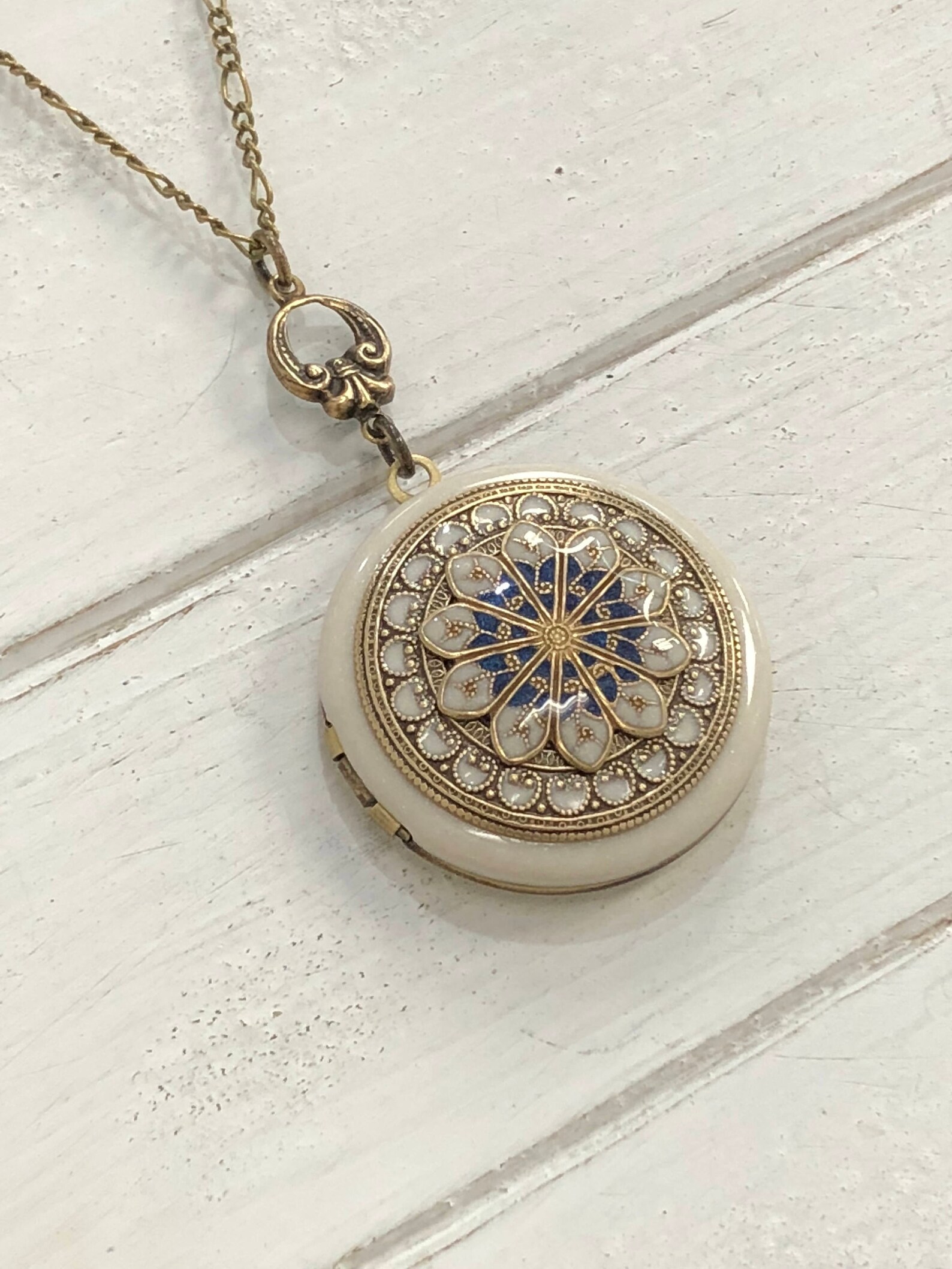 Vintage Style Ornate Locket /wedding | Etsy