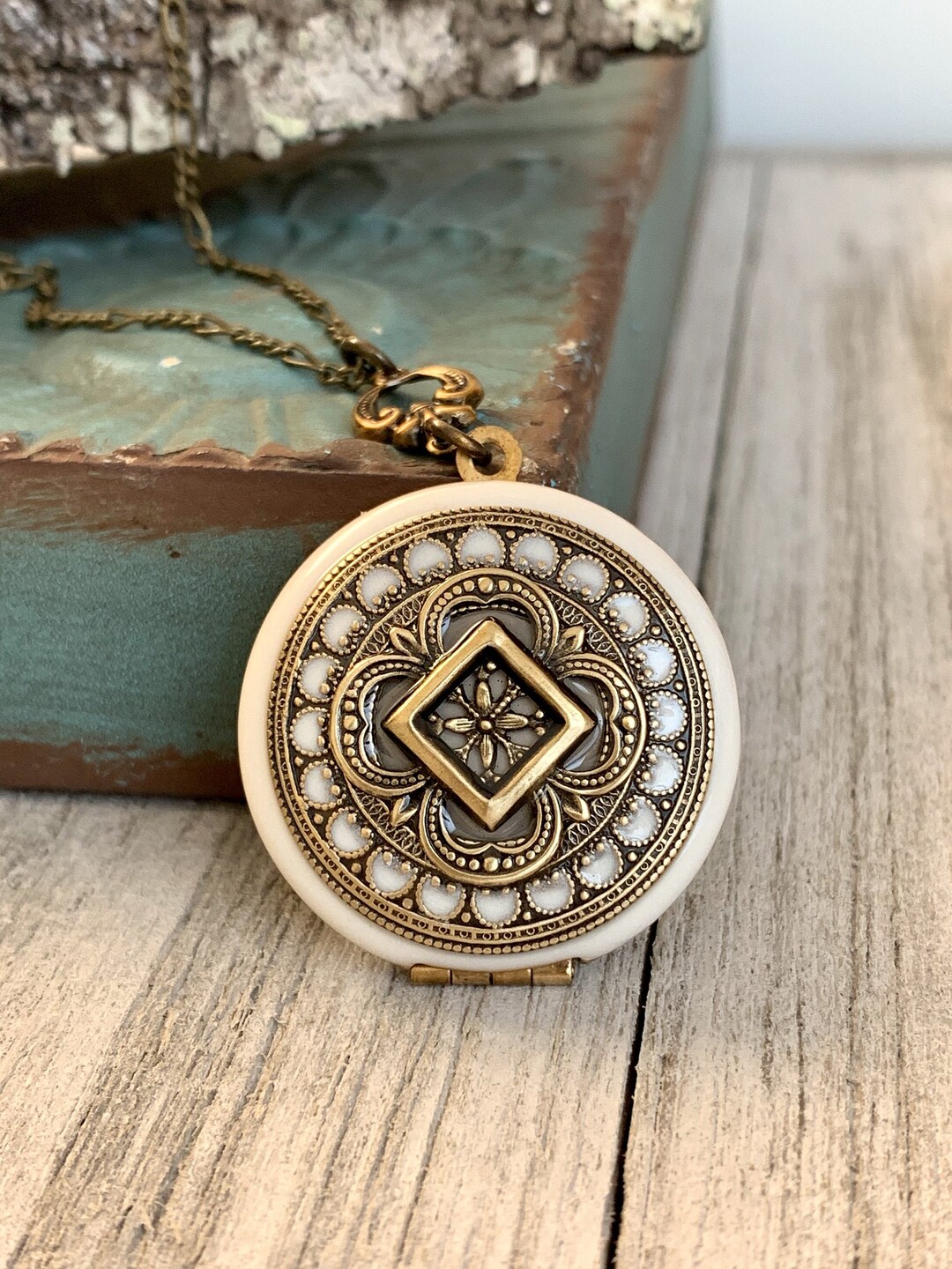Vintage Style Ornate Locket /wedding Necklace/anniversary/bridesmaid ...