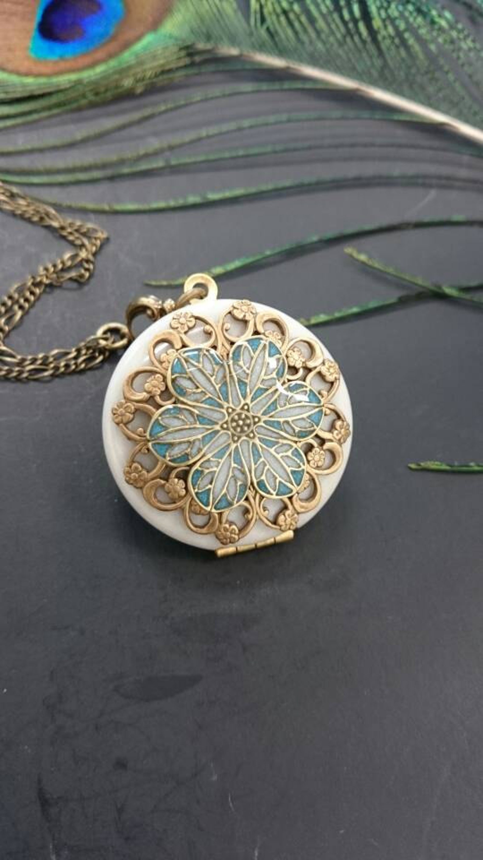 Victorian Vintage Style Locket/something | Etsy