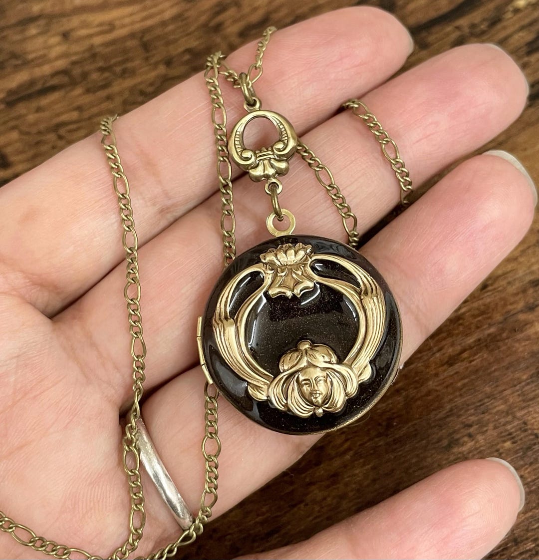 Victorian Vintage Style Locket /anniversary/wedding/birthday/sister/mom ...