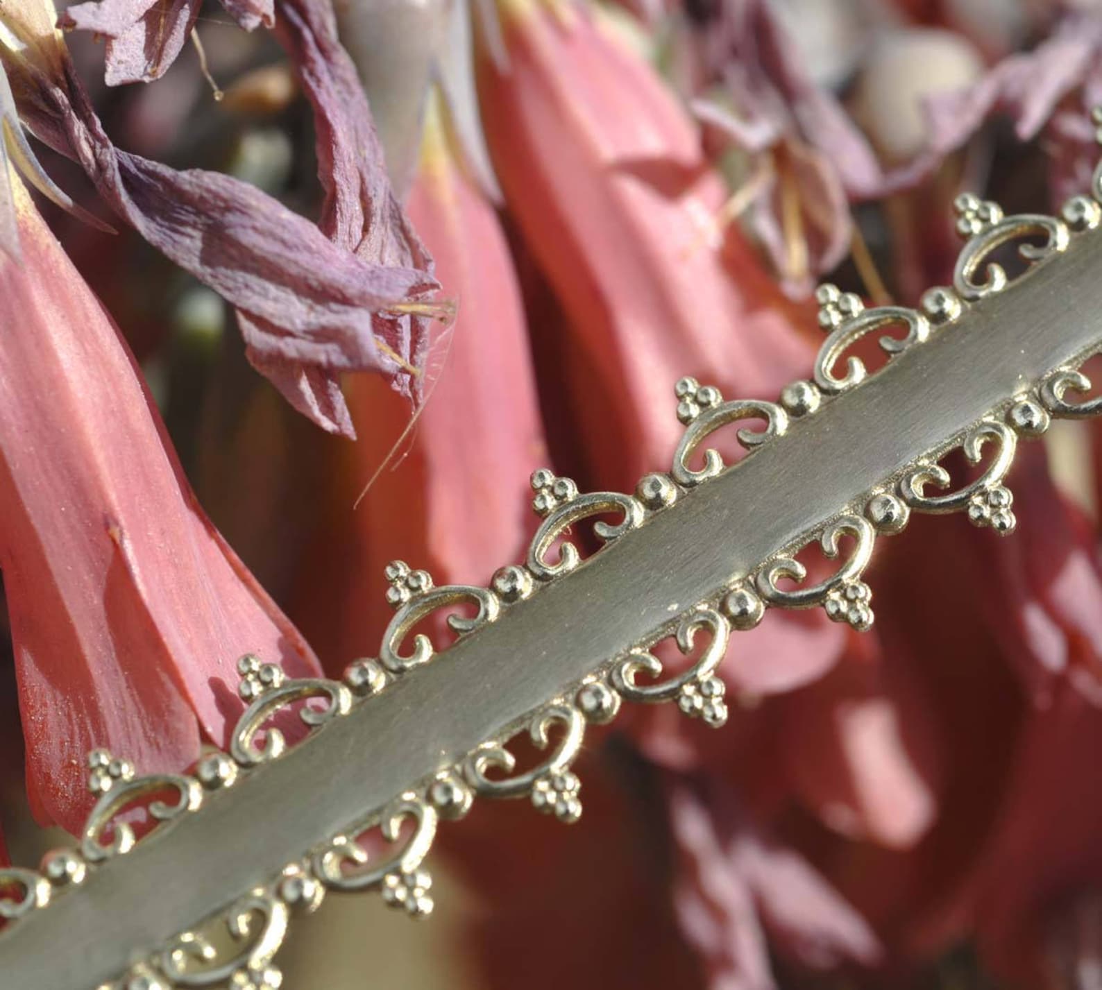 Ornate Gallery Wire Bezel Stock 11.8mm Victorian Style Textured Metal ...