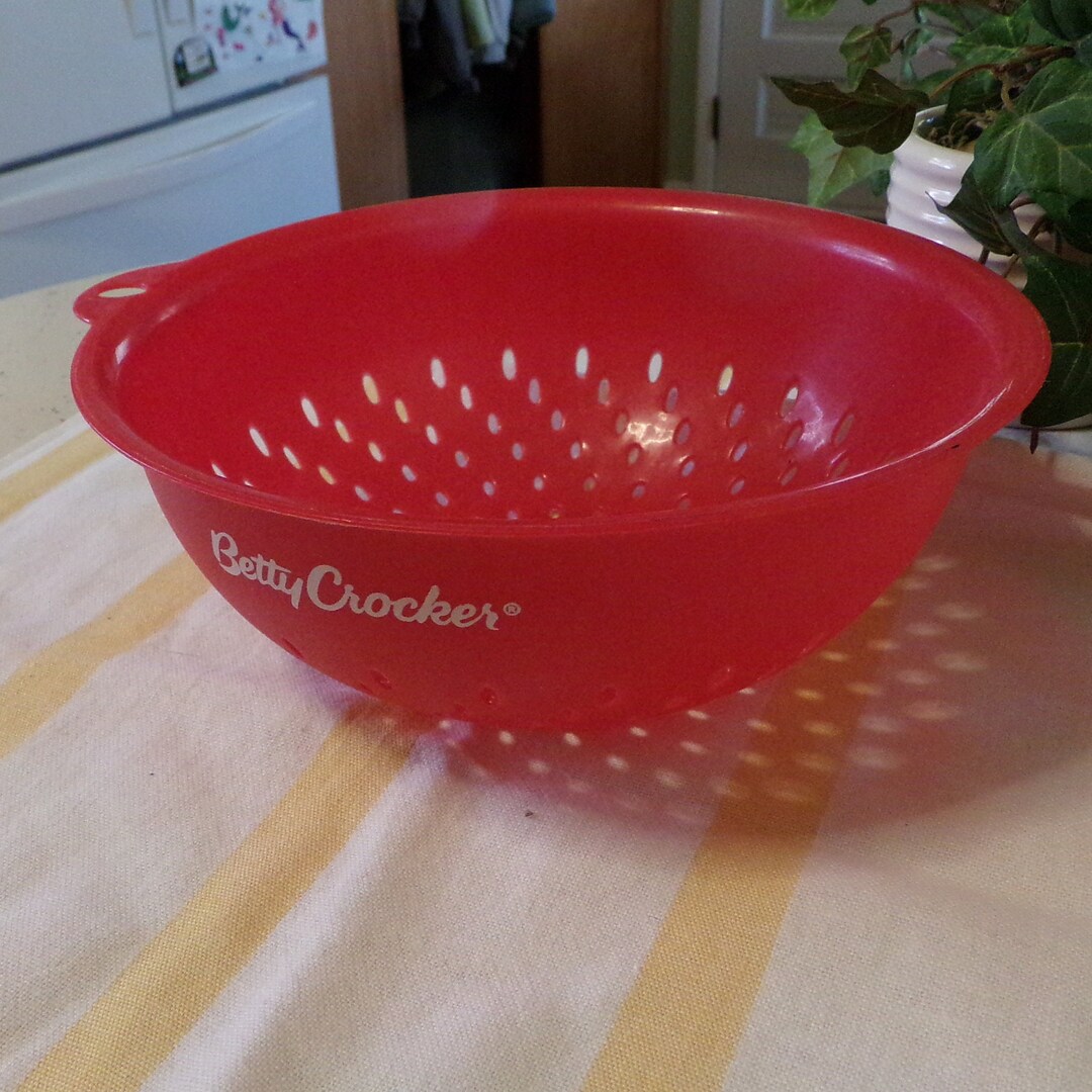 Small plastic colander store