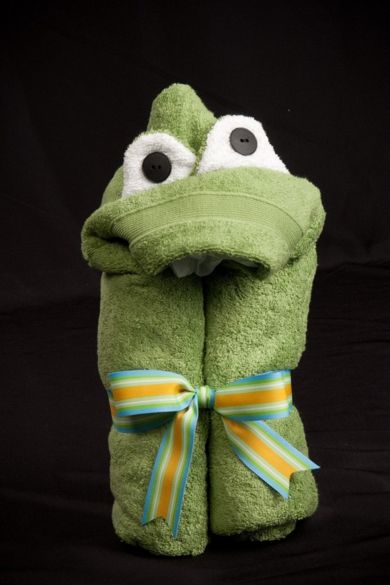 PERSONALIZED Frog Hooded Towel - Etsy