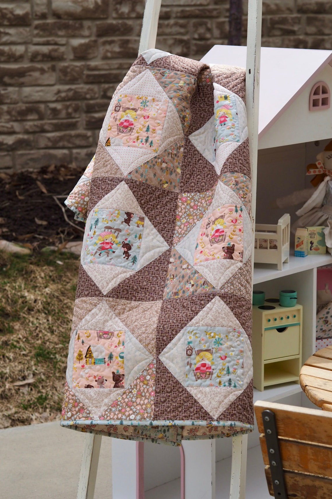 Brighton Quilt Pattern, Including Sizes Twin, Lap and Cot Quilt ...