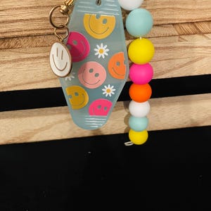 Beaded Motel Keychain- Daisies and Smiley Faces - Etsy
