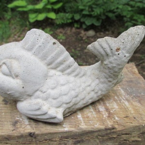 6 1/2" Long Happy Fish Tail up Garden Art Cement Concrete Statue Pond ...