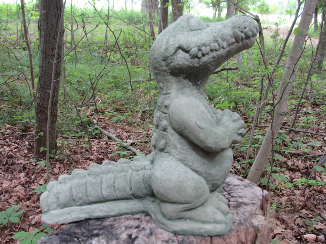9" Tall Cement Sitting up Alligator Garden Art Concrete Statue W/green ...
