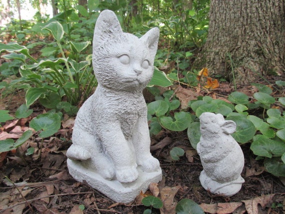 Mouse Garden Statue