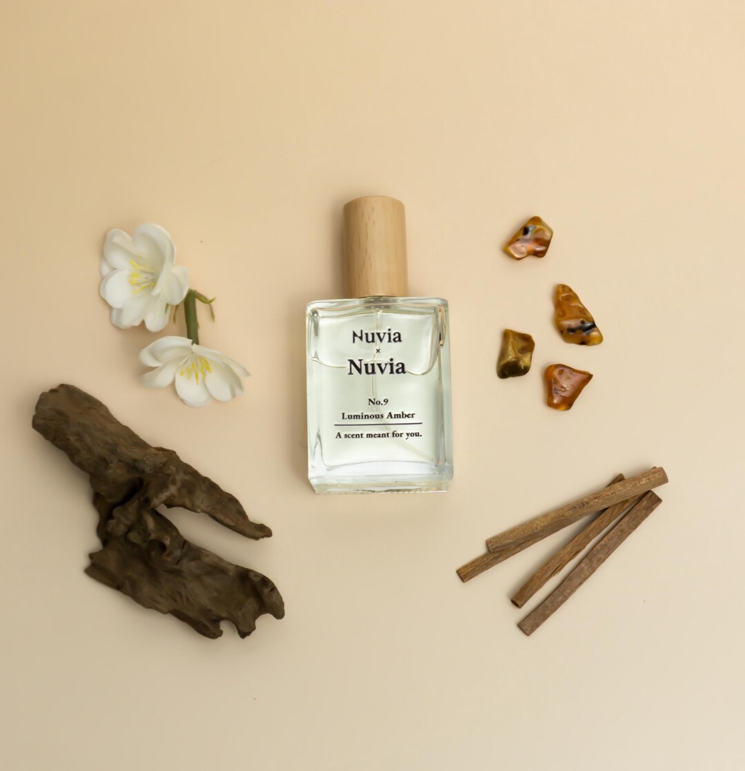 Luminous Amber Perfume – Jasmine, Amber, Angelica Root, Musk & Woody ...