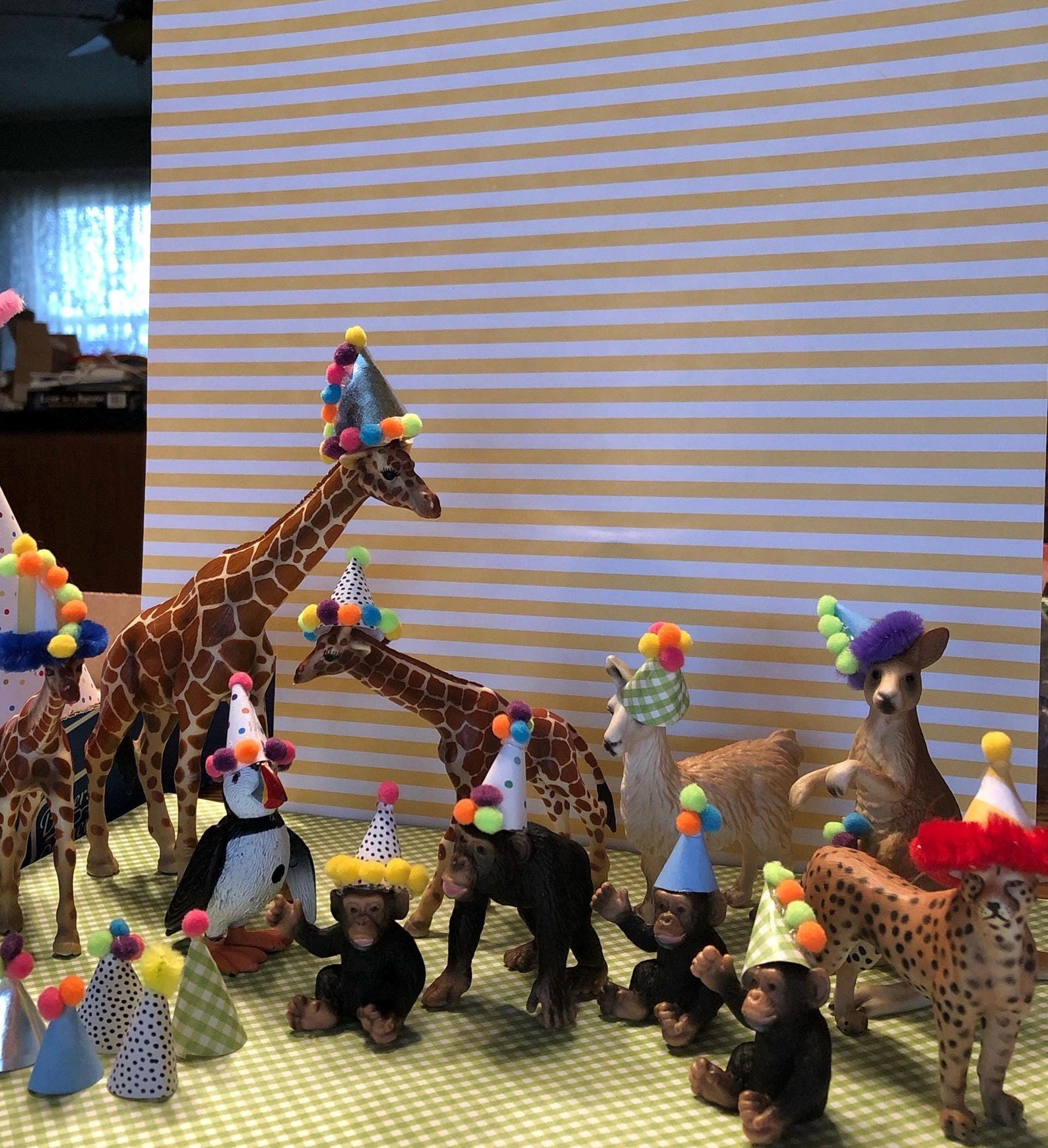 Miniature Party Hats for Toy Animals, Party Animal Hats, Variety of ...